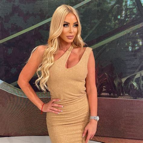 Оваа убавица ќе биде новата водителка на Ѕвездите на Гранд Воопшто не потсетува на Сања Кужет