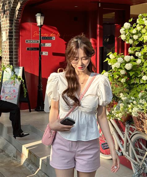 트위 꼬임 퍼프 블라우스 2color 에이블리