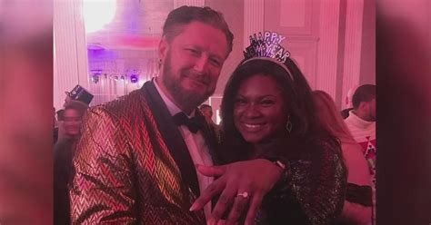 She Said Yes Cbs 2s Shardaa Gray Is Engaged Cbs Chicago