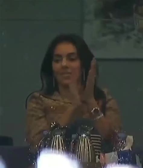 با اینکه جورجینا زن رونالدو یه نفوذیه و جام جهانی رو از رونالدو گرفته