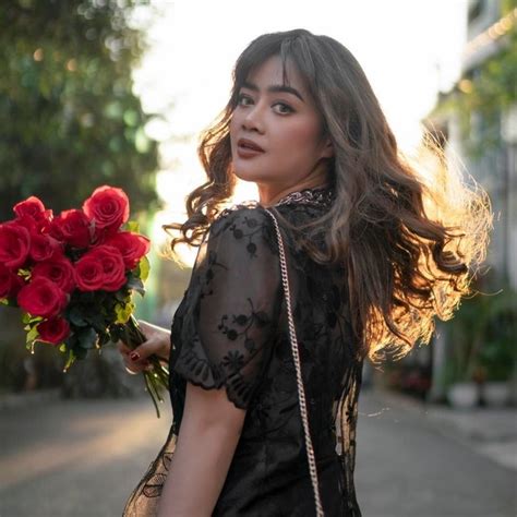 ជិតគ្រប់ខែមែន តែឱក សុគន្ធកញ្ញា នៅតែស្រស់ស្អាតដដែល Khmerload Cambodia Latest News