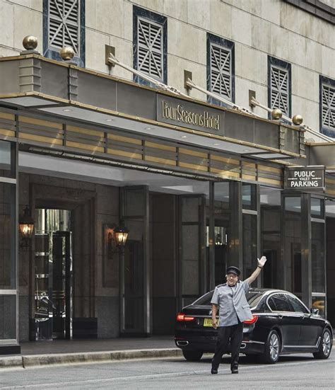 Four Seasons Hotel Chicago Exterior Fs The Barefoot Nomad