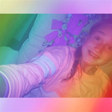 Pin By Katie Grace Johnson On Selfies Selfie Aesthetic Pink