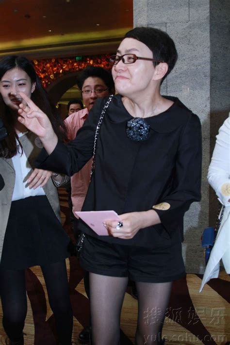王雷李小萌婚礼在京举行 宋丹丹短裙黑丝亮相5657676 娱乐频道图片库 大视野 搜狐