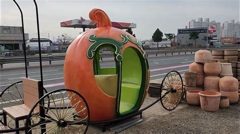 호박마차 공주마차마차마차장식 마차조형물신데렐라호박마차 정원용품 조형물 어린이집 테마파크 장식 문의 010 9772 0864 총길이 7미터 탑승 가능 Youtube