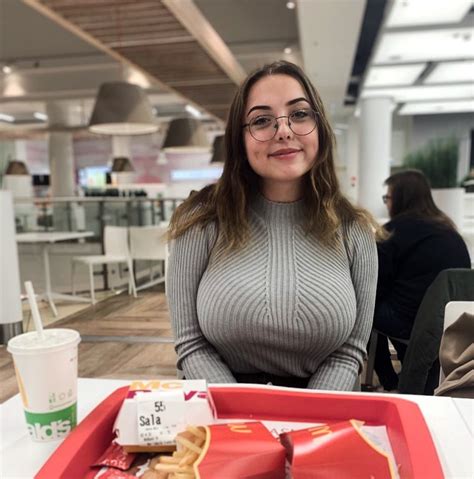 Nerd Face 2busty2hide