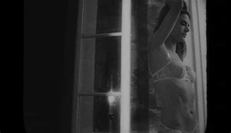 Alessandra Ambrosio Nude Pics Page 1