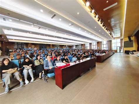全环境立德树人家校携手 师生同心青岛六中召开高一年级家长会 交流 孩子 沟通