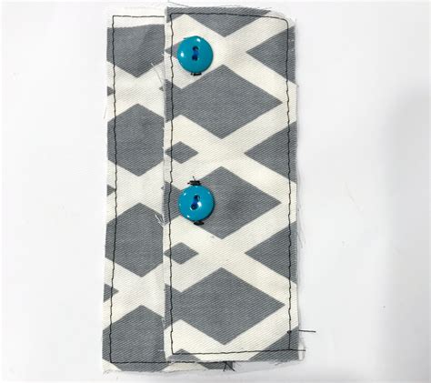 Are You Sewing Buttons Correctly Here S How It Should Be Done