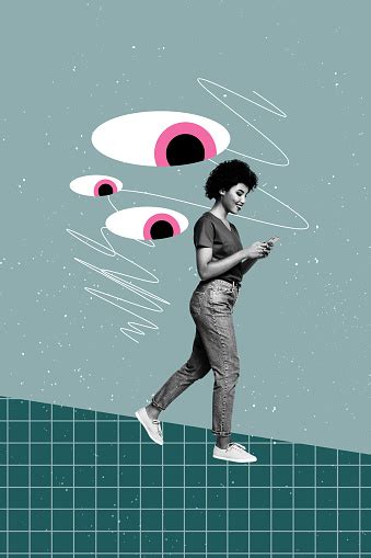 스케치 이미지 트렌드 삽화 몽타주 3d 사진 콜라주 젊은 아가씨 산책 보류 스마트 폰 사이버 보안 스파이 제어 비전 감독하다