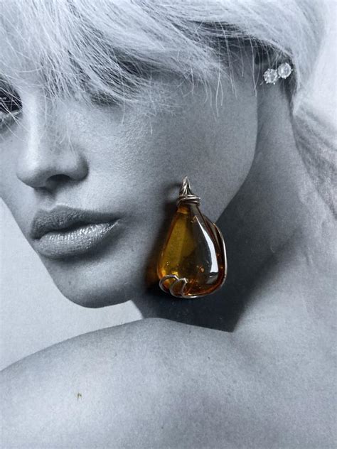 Кулон срібло 925 бурштин — ціна 850 грн у каталозі Кулони Купити аксесуари за доступною ціною на