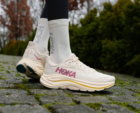 Hoka W Clifton 10 Birch Alabaster Framsport