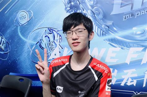 季后赛专访edg打野jiejie：“还有很长的路要走，想一直保持一颗想赢的心” 知乎