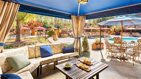 Poolside Rentals Cabanas Daybeds And Pods Pools And Waterslides At