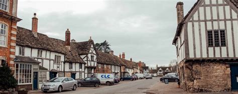 In Photos Lacock A Perfectly Preserved Cotswolds Village The Wanderbug