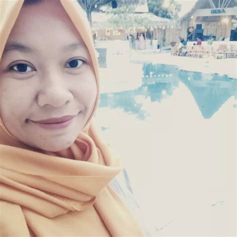 Rizki Eva Yanti Cashier Milk Bar Linkedin