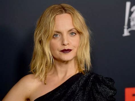 Mena Suvari Abdominales