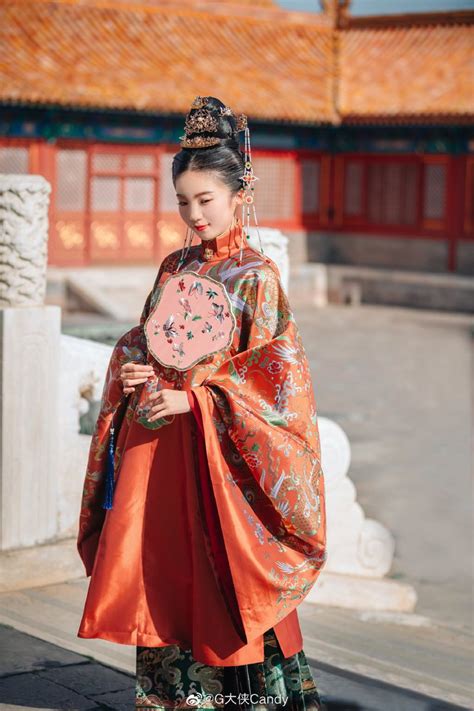 明代豎領圓襟女袍襕裙 Chinese traditional clothes Robe with round neckline