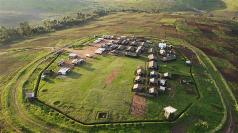 건물 낮 녹색 풍경 농업 농업 지역 농지 농촌 지역 도미니카 공화국 드론 촬영 마을 마을 생활 무성한 녹지 북미 산티아고 시골 시골 마을 시골