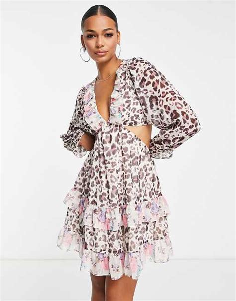 Miss Selfridge Mini Jurk Van Chiffon Met Ruches En Gemengde Dieren En Bloemenprint Asos