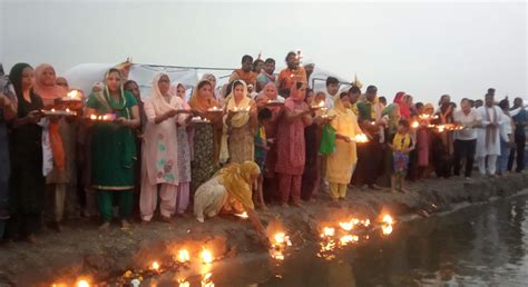 Karnalदशहरे पर मां यमुना की सांध्य महाआरती की शुरुआत नदी को प्रदूषण