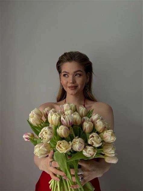 Пин от пользователя Давина на доске Рита Цветочный Стильные кадры Красотки