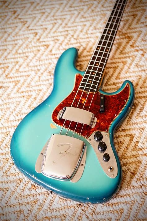 Pin By Rogerio Sampaio On Bass With Grooves Fender Bass Guitar Bass Guitar Fender Bass