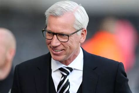 Alan Pardew Hails Priceless Papiss Cisse Warning Hes Too Hot To