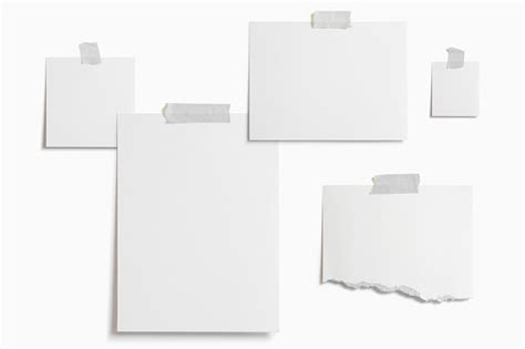 빈 사진 카드 찢어진 종이 접착 테이프로 붙어 있고 그래픽 디자이너 프리젠 테이션 포트폴리오 등을위한 템플릿으로 흰색에 격리 된 무드 보드 템플릿 구성 모형에 대한 스톡