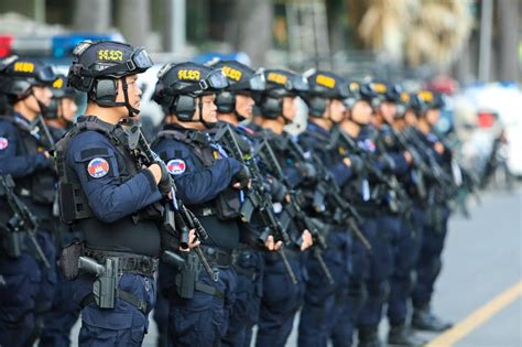 ឧត្តមសេនីយ៍ឯក រ័ត្ន ស្រ៊ាង ចុះដឹកនាំកម្លាំងអាវុធហត្ថរាជធានីភ្នំពេញដោយផ្ទាល់