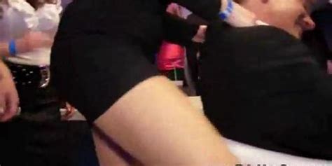 Drunk Sex Orgy Pornstars ร่วมเพศกับชุดทางการ