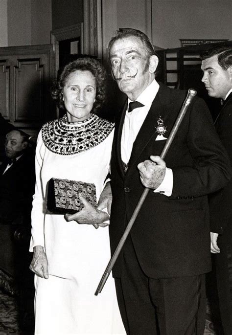 Dali Et Gala Photos La Femme De Dali Unzi