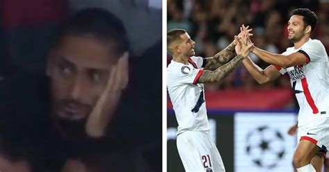 La Expresión De Raphinha Tras Ver Al Barça Perder Ante El Psg Se Vuelve Viral Es Todo Un Fan
