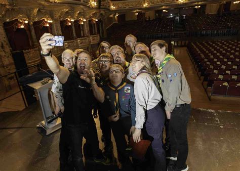 Steve Backshall Packs Out Royal Hall Cause Uk