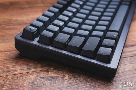 Rog夜魔机械键盘：颜值、手感、可玩性都拉满 原创 新浪众测