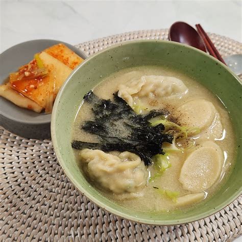 초간단 들깨 사골 떡만두국 현미떡국 만들기