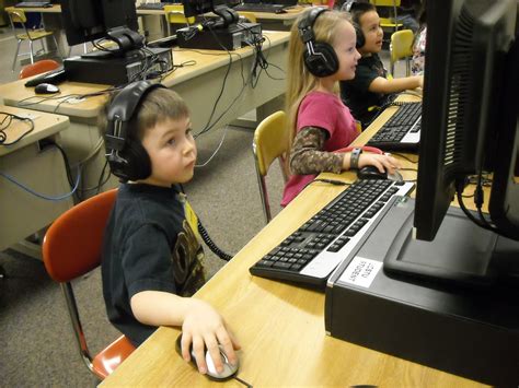 Mrs Swansons Kindergarten Blog Pm We Love The Computer Lab