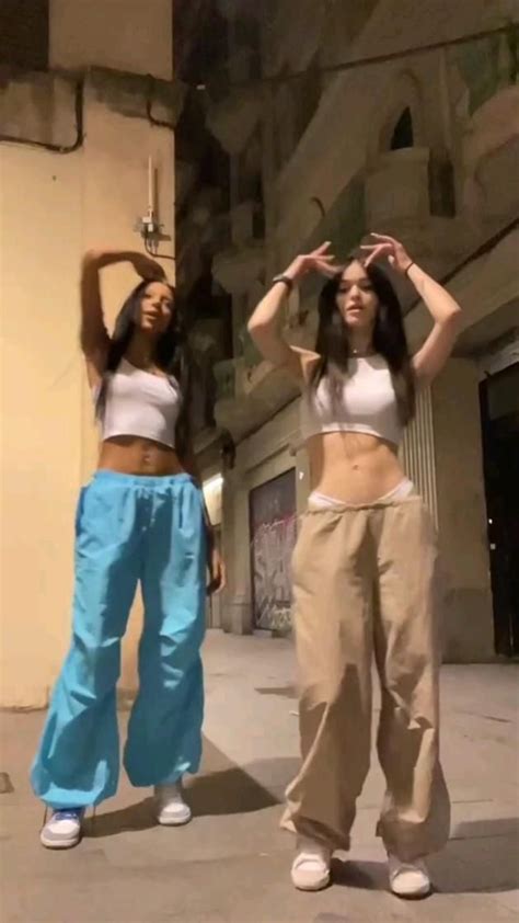 Пин от пользователя ⁺˚ ･༓☾ 𝑘𝑖𝑠𝑠𝑒𝑠 ☽༓･ ˚⁺ на доске Ваши пины Танцующая девушка Знаменитости