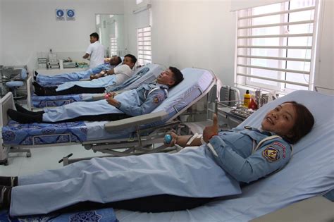 មន្រ្តីនគរបាលចរាចរណ៍ខេត្តសៀមរាប បានស្ម័គ្រចិត្ត បរិច្ចាគឈាម ជូនមជ្ឈមណ្ឌលផ្តល់ឈាមនៃ មន្ទីរ ពេទ្យ