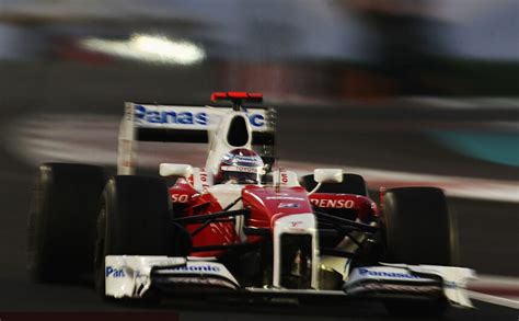 Тојота се враќа во Формула 1 но на мала врата