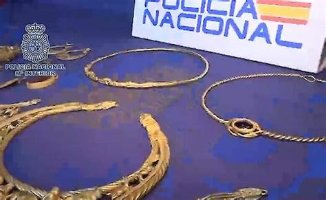 В Іспанії конфіскували старовинні золоті вироби які вкрадено в Україні Читайте на Ukr Net