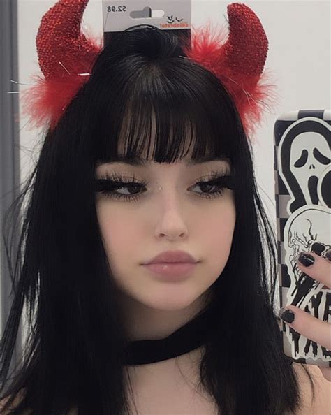 Pin De Alexisfatcock En Pretty People Maquillaje Emo Maquillaje De
