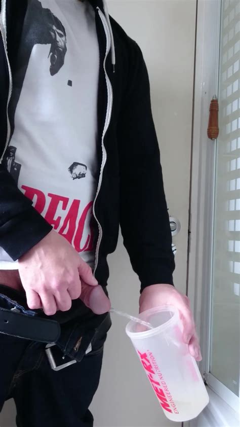 Sweatshirt Guy Cup Piss Thisvid Com