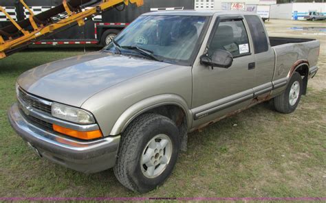 1998 Chevrolet S10 Ls Ext Cab Pickup Truck In Rochester Mn Item