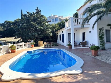 2n Fr Personnes 6 Piscine Tv Sat Animaux No Acceptés Fincas Y Turismo Pals S L