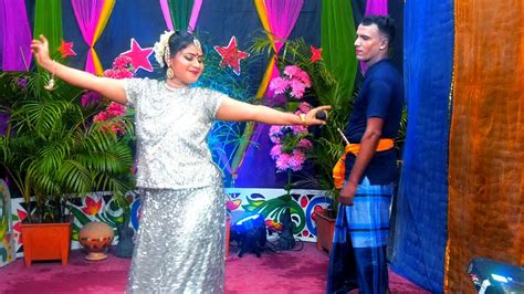 বাঁশীর সুরে বাজাও বাঁশী এখানে বসিয়া।তোমার কাছে আইছি বন্ধু আমি যে ছুটিয়া ।ও বাঁশী ওয়ালা গো