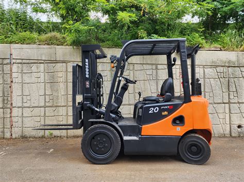 [중고]중고지게차 두산 2톤 소형 디젤지게차 풀프리마스트 통타이어 중고지게차 중고지게차 직거래 매매 지게몬