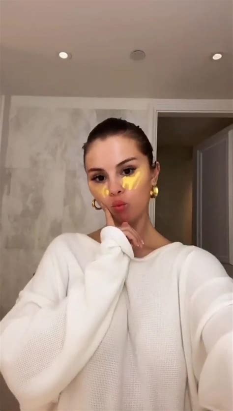 Galerie Foto Selena Gomezand Acuzatand Cand O Ironizeazand Pe Hailey Bieber