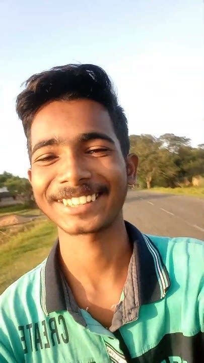 আজকে আমি সারাদিন শুধু ১০ টাকা দিয়ে হলুদ কালারের খাবার খেলাম