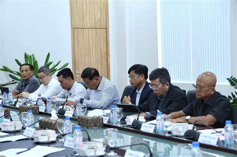 ឯកឧត្តមរដ្ឋមន្ត្រី ប៉េង ពោធិ៍នា ដឹកនាំកិច្ចប្រជុំលើការងារគ្រប់គ្រងហេដ្ឋារចនាសម្ព័ន្ធផ្លូវថ្នល់